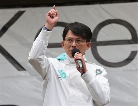 記者 編輯部 遭柯建銘指「最沒用的8席」 黃國昌反譏：立法院被你操控左右的 ｜ 梅花新聞網