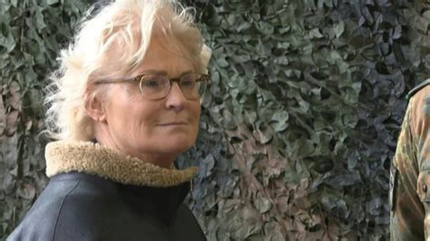 Dimite La Ministra De Defensa De Alemania Tras Polémicas Relacionadas