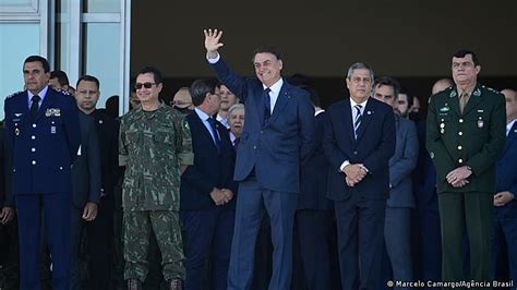 Bolsonaro Completou Entrelaçamento Das Forças Armadas Ao Seu Governo