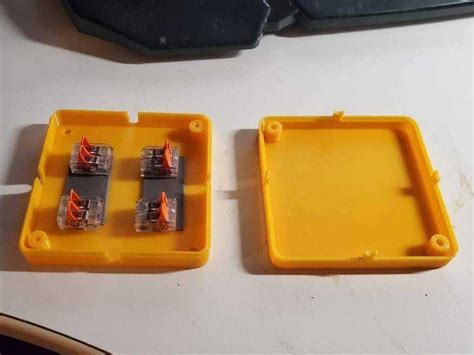 Basit Parametrik Elektrik Kutusu Plastik Aparat
