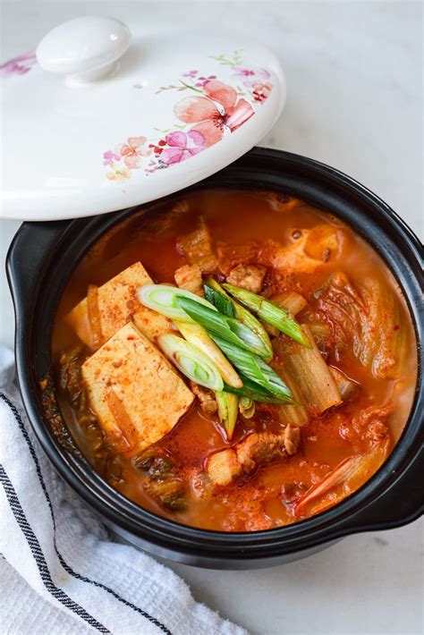 Kimchi Jjigae Estofado De Kimchi Bapsang Coreano Wiki Blog