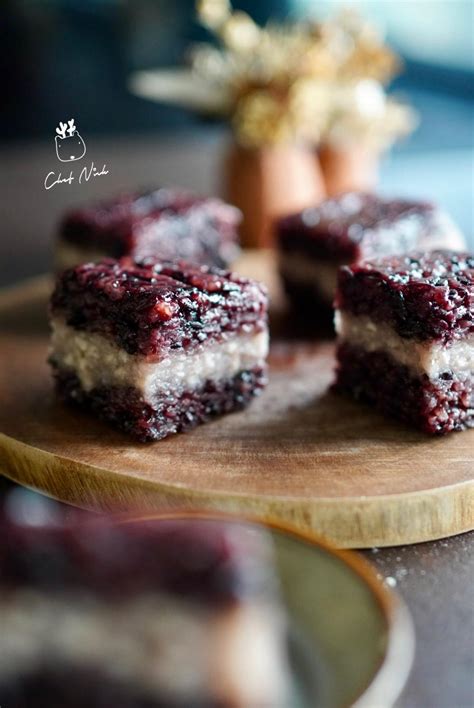 Traditional Taiwanese Duo Purple Rice Taro Cake And Mugwort Glutinous