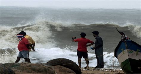 Mandous Cyclone Update इन राज्यों में मैंडूस चक्रवाती तूफान की