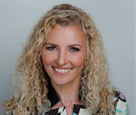 Keynote Speaker Carmen Simon Phd Speaking Fee And Information