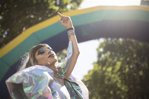La Marcha Del Orgullo Convocó Una Enorme Multitud Para Celebrar La