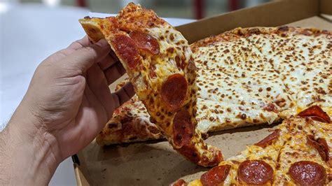 How Many Slices Are In A Costco Pizza
