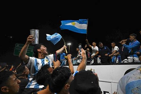 En Fotos La Llegada De La Scaloneta Tras Consagrarse Campeona Del Mundo