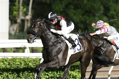 「競駿飛翔」11倍贏馬開齋，潘頓贏到今日第六場，亦係競駿會今季第六w，兼獲 超班馬簿 Hk Racing Post