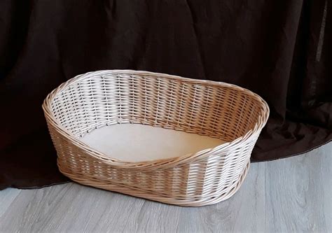 Корзина для кошек и собак плетеная из натуральной лозы с фанерным дном ...