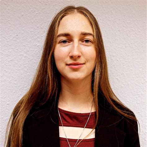 Viktoria Tkachenko Mediengestalter Digital Und Print Parrot Media