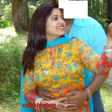 Beautiful Muslim Girls Hot Sexy Aunties In Saree