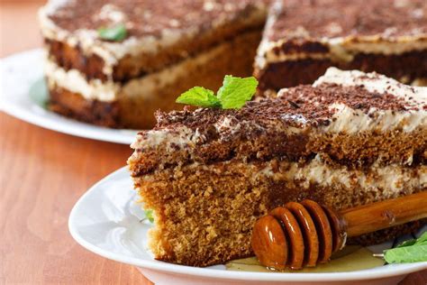 Рецепт медовика зі сметанним кремом Смачно Recipe Honey Dessert