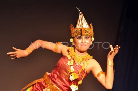 Tari Cendrawasih Antara Foto