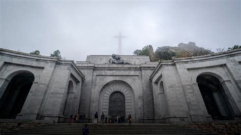 La Audiencia Nacional Ordena Detener Las Exhumaciones En El Valle De