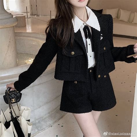 ปักพินในบอร์ด Blouse เสื้อผ้าแฟชั่น สไตล์แฟชั่นเกาหลี สไตล์เสื้อผ้า