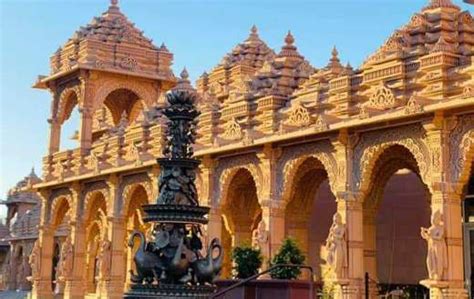 Temple Babs Swaninarayan Puzzle En Ligne