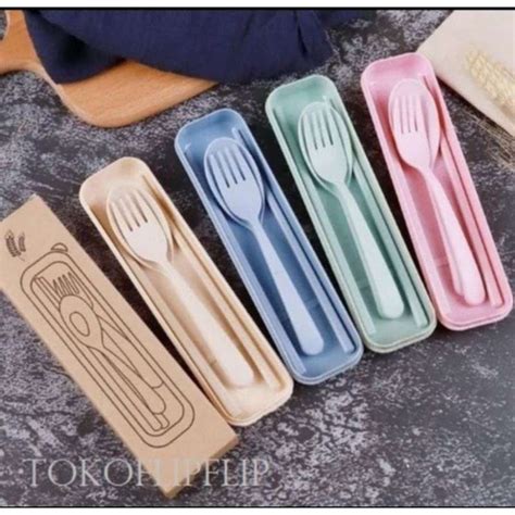 Jual ALAT MAKAN SET ANAK PLASTIK KOTAK JERAMI SENDOK GARPU SUMPIT Di