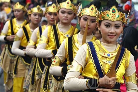Kirab Budaya HUT Kabupaten Malang Foto 1 1446321 Tribunnews