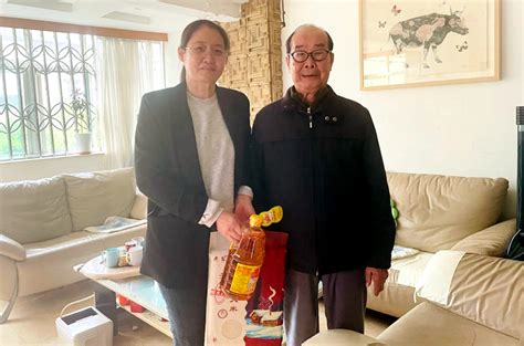 学院开展春节前走访看望离退休干部活动 广东外语外贸大学高等继续教育学院 公开学院 人工智能与电子竞技学院 广外公开学院 广外自考 广外培训
