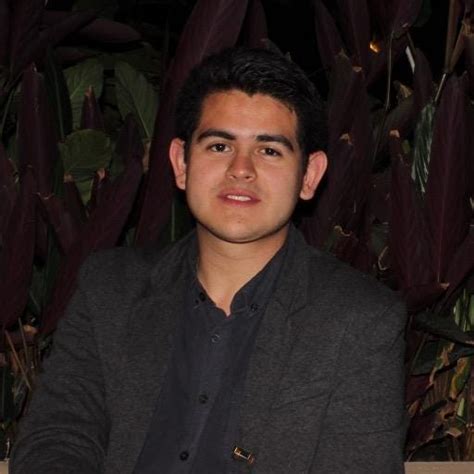 Héctor Pérez Medium