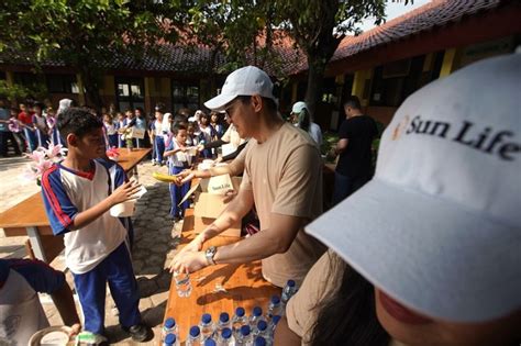 Peduli Kesehatan Siswa Sun Life Indonesia Gelar Sekolah Bersinar