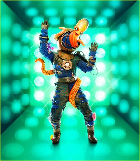 Photo Diver Masked Singer Clues 01 Photo 4972556 Just Jared