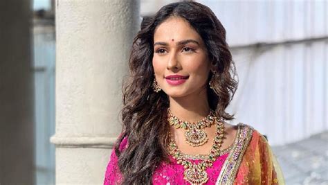 Actress Aneri Vajani To Have A Special Puja At Home For Dussehra 2023