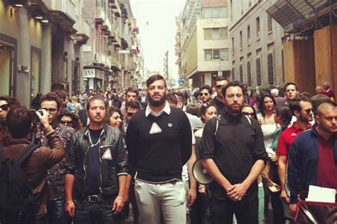 Sii turista della tua città una marcia silenziosa per Napoli Napoli