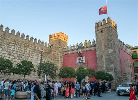 El Mundo Cierra Una Era Con La Muerte De Isabel Ii