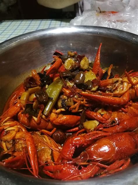 【十三香小龙虾的做法步骤图，怎么做好吃】爱做饭的于老头下厨房
