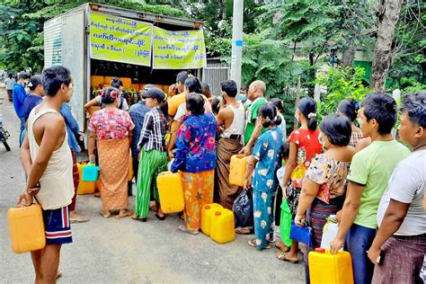 မြန်မာနိုင်ငံ ဆီကုန်သည်နှင့် ဆီလုပ်ငန်းရှင်များအသင်းက ပွင့်ဖြူမြို့နယ်ရ