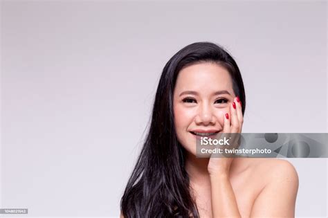 흰색 절연 아름 다운 아시아 여자의 얼굴 배경아름다움 그리고 피부 관리 개념 아시아에 대한 스톡 사진 및 기타 이미지 아시아