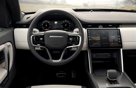 Discovery Sport (2025) — цена, характеристики, фото