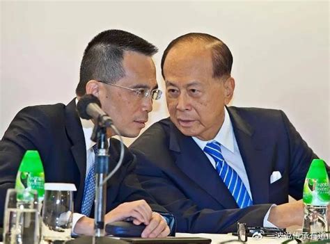 李嘉诚财富缩水28亿美元，红颜知己周凯旋首登香港50富豪榜财富周凯旋李嘉诚新浪新闻