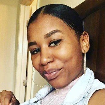 Mia Body Babe Page Watch This Centerfold On Freeones