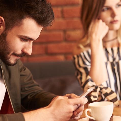 The Risks Of Dating A Commitment Phobic Men Be Your Own Brand Of Sexy