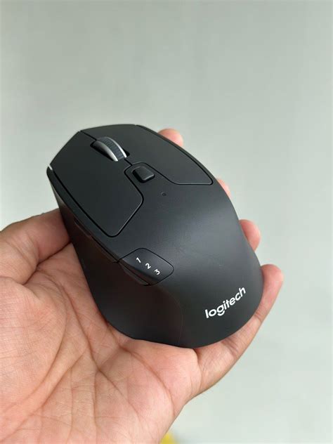 Logitech M720 Mouse With Dongle Receiver Mint Condition Computers