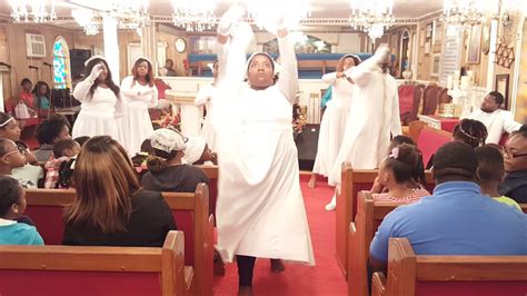 Bishop Paul Morton Bow Down Praise Dance Youtube