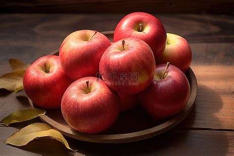木头上孤立的苹果背景图片免费下载 海报banner 高清大图 千库网 图片编号7089310