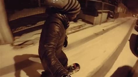 A havazás nyertese snowboarddal ment munkába a Rózsadombról ORIGO