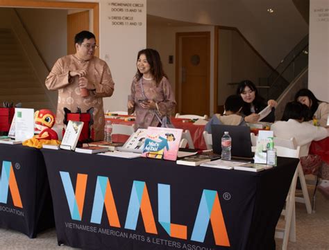 Lê Đình Y Sa Và Vaala Hai Năm Thoáng Chốc Hai Lần Mười Năm Văn Học