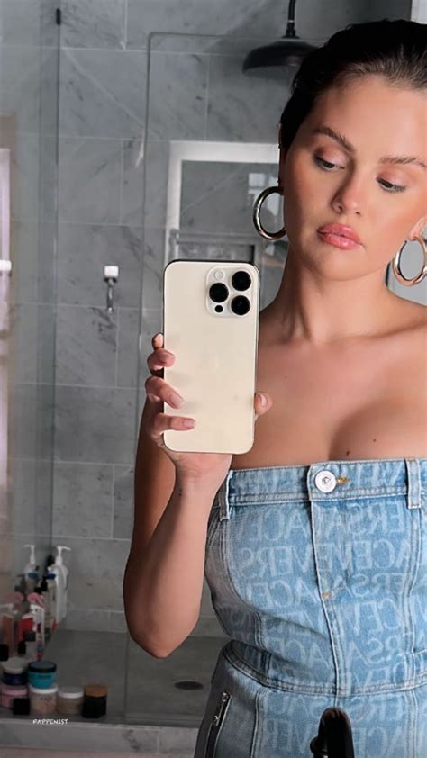 Selena Gomez Braless Huge Boobs Fappenist