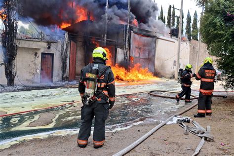 Incendio En Fábrica De La Colonia Los Robles Moviliza Cuerpos De Emergencia