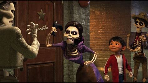 Coco 2017 Finding Héctors Photo And Ernesto De La Cruz Animated