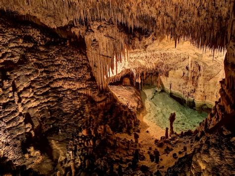 Premium Photo Rock Formation In Cave