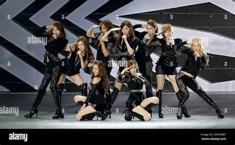 Korean Girls Generation 2012 Korean Pop Band Girls Generation Performs