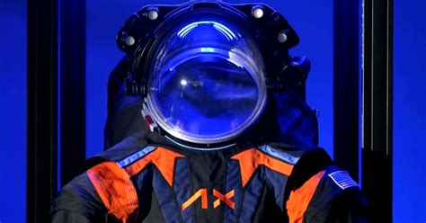 La NASA y Axiom Space presentan un nuevo traje espacial para la misión