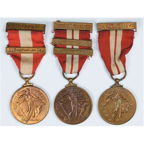 1939 1946 Emergency Service Medals Including Na Caomhnoiri Aitiula
