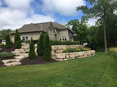 Limestone Boulder Retaining Walls Twin Cities Mn — Stonewall Inc
