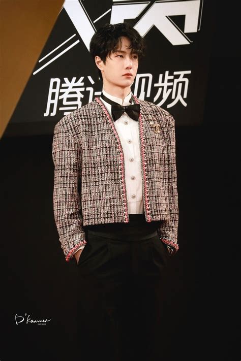 201220丨wang Yi Bo X Tencent Star Awards © Dunkelkammer丨王一博 Vuông